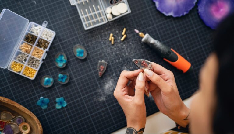 Resin Art Workshops: Make Glossy Pieces You’ll Love To Display - Craft ...